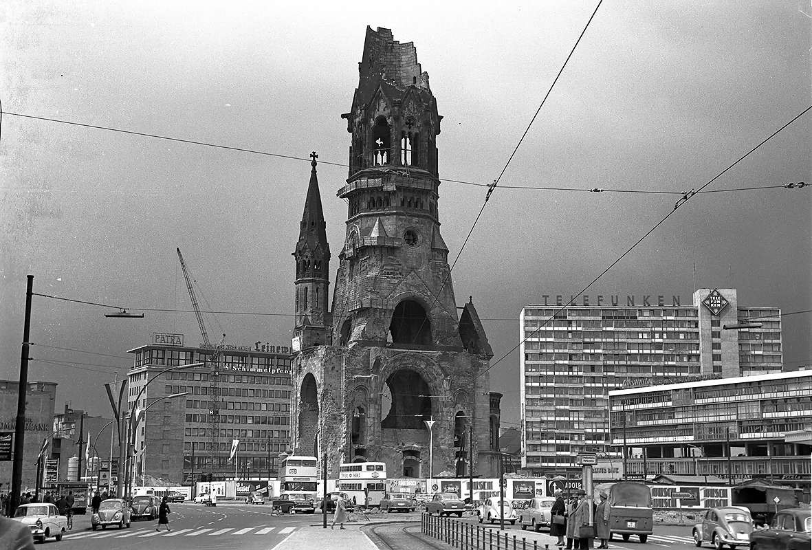 PAN AM LOUNGE HISTORY | Pan Am Lounge Berlin